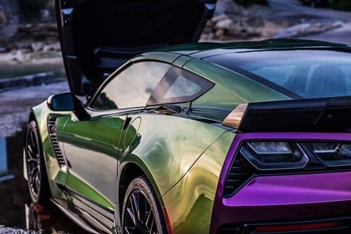 Car paint and motorcycle paint with multicolored effect